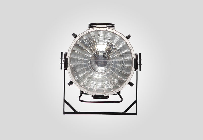 Attitude Specialty Lighting – Lightning Strikes 200K Parabolic